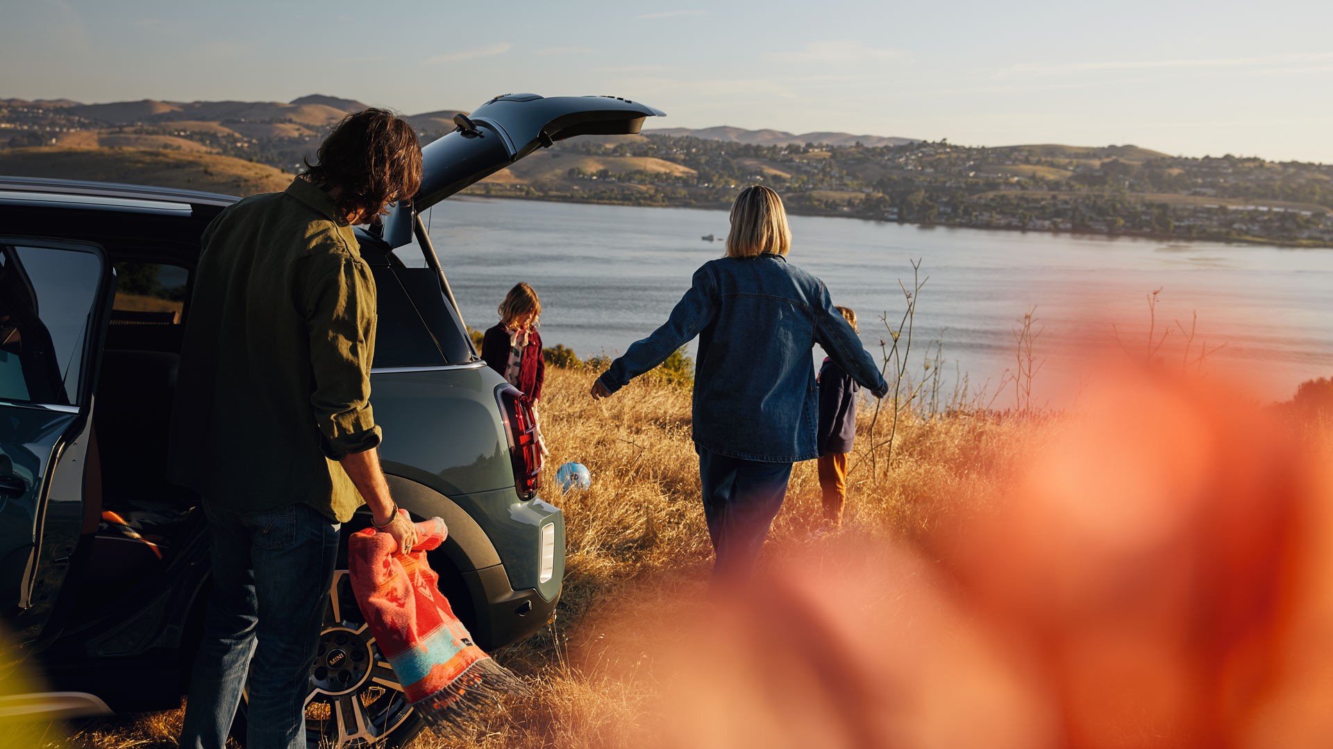 Financial Services – sloj z vsebino